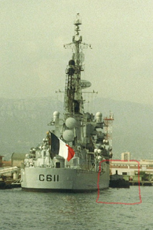 À quoi servent ces barges de la Marine Nationale À quoi servent ces barges de la Marine Nationale