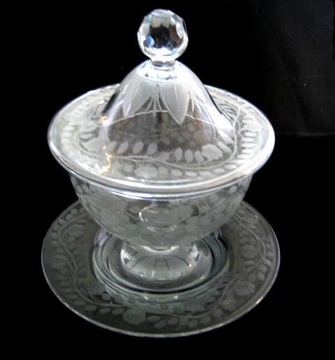 Drageoir en cristal ................. Drageoir en cristal .................
