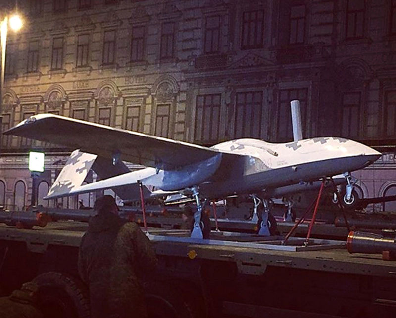 Drones De Combat Russes Dévoilés à Moscou