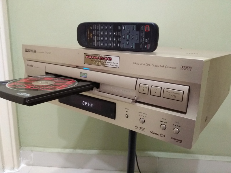 Pioneer DVL-909 CD transport Laser Disc Player Pioneer DVL-909 CD transport Laser Disc Player